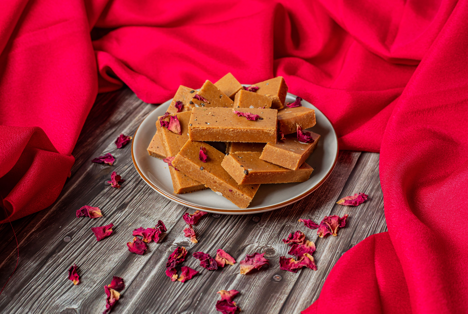 Health Benefits of Gud and Mishri in Sweets: A Natural Sweetener Revol – Gud Mishri